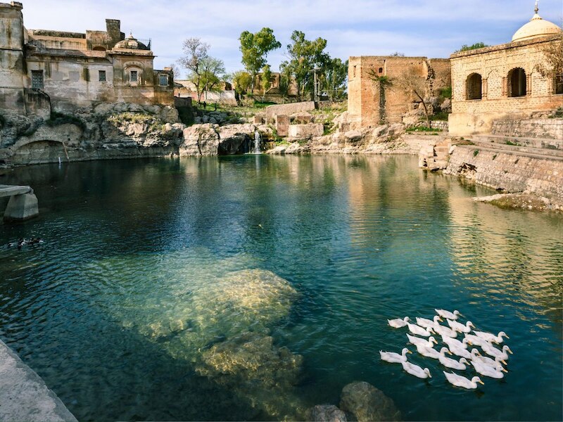 katas raj shiva temple in pakistan where kataksh pond made from ...