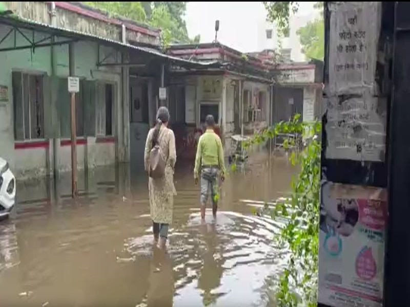 Water entered Gardanibagh hospital see pictures of flood in Patna ...