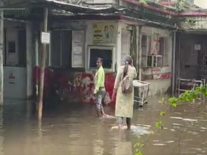Water entered Gardanibagh hospital see pictures of flood in Patna ...