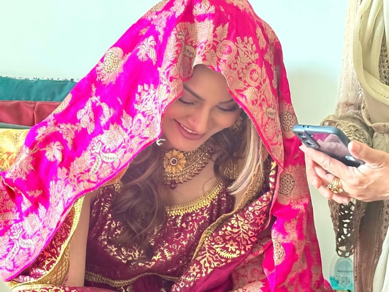 51 Years Old Famous Muslim Actress Javeria Abbasi Became Pregnant From Cousin Then Second Time ...