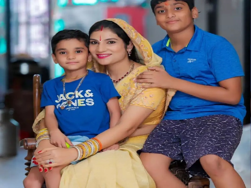 who is Guru Aniruddhacharya Wife arti Tiwari and what does know ...