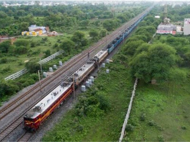 india longest goods train passed through UP 7 engines 354 coaches ...