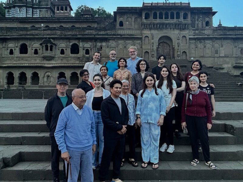 former cricketer sachin tendulkar visits maheshwar city of madhya ...