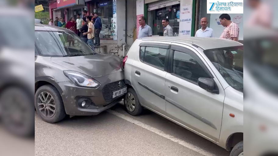 high speed Alto car created chaos in Ghumarvi market two seriously ...