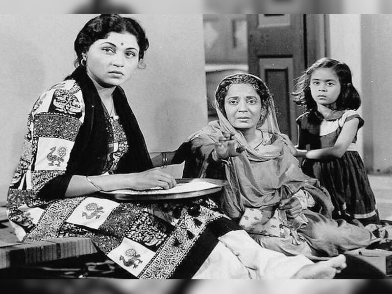 30s Beautiful First Graduate Actress Leela Chitnis LUX soap Girl Become ...