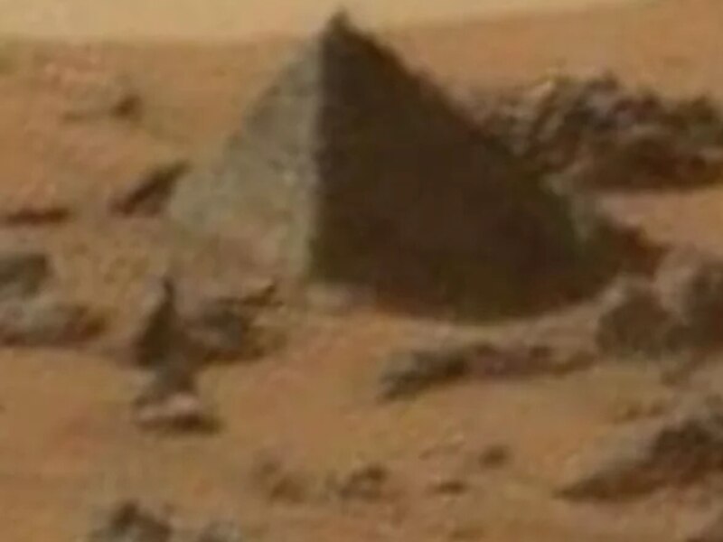 nasa curiosity rover capture bhagwan buddha like rock sculpture on mars ...