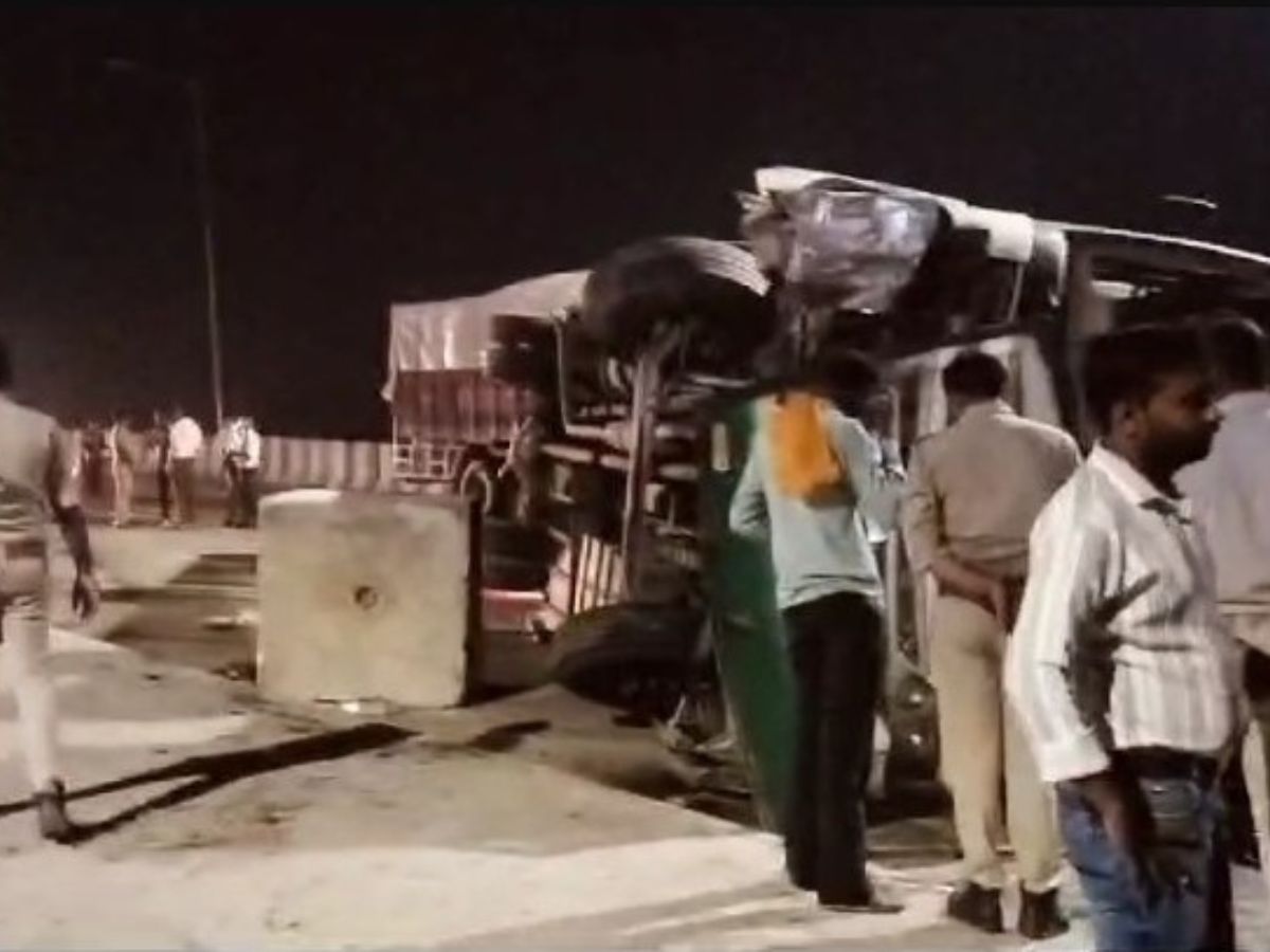 Lucknow Accident News: लखनऊ में बेकाबू रोडवेज बस पलटी, 5 लोगों की मौत ...