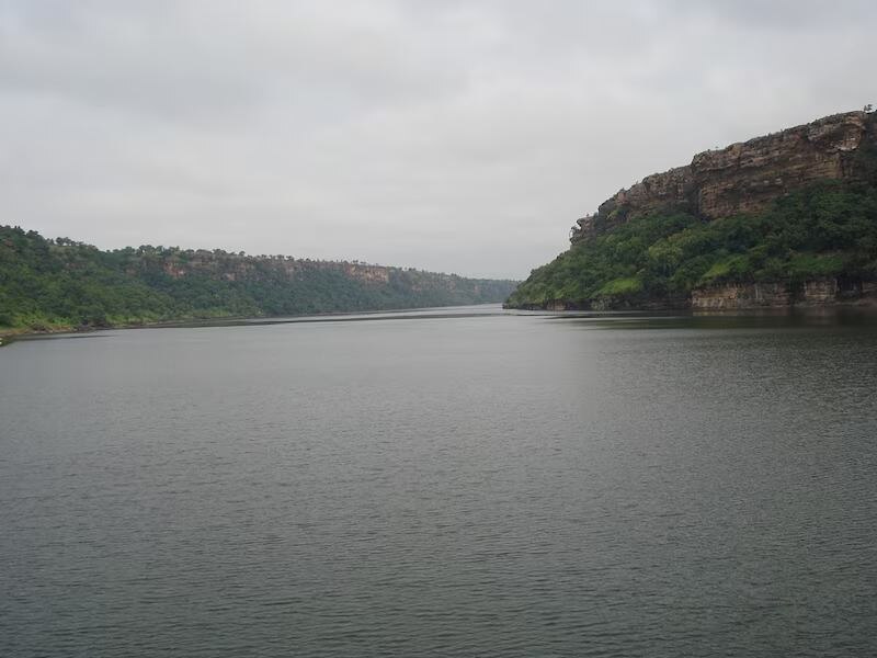 story of chambal river passes which districts of madhya radesh mahu ...