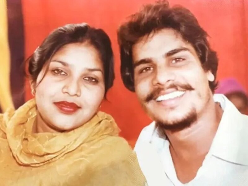 28 Years Old Singer Amar Singh Chamkila Double Meaning Superhit Singer responsible for His ...