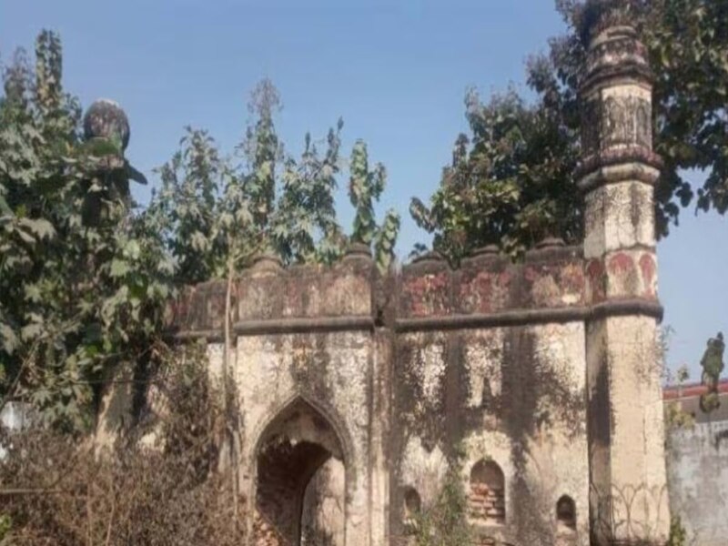Do you know where is Chugalkhor ki mazar in uttarpradesh where people ...