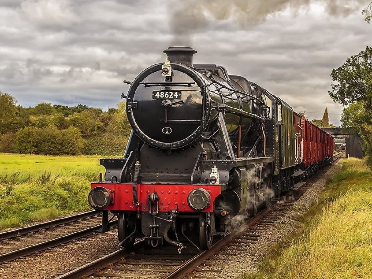 first train in the world george Stephenson 1825 locomotion no1 stockton ...