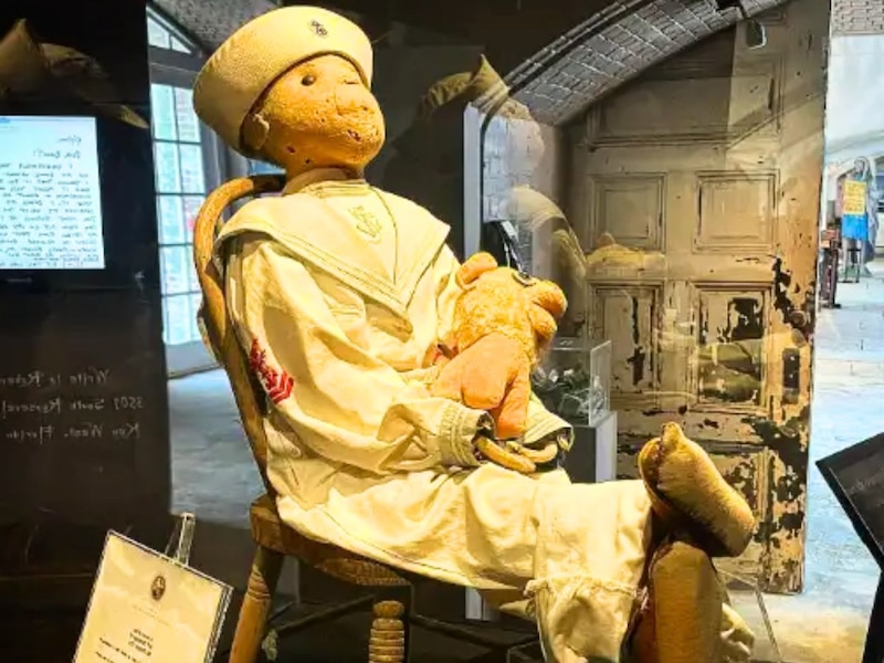 1900 World Biggest Cursed and Horrifying Doll is Robert The Doll Not ...