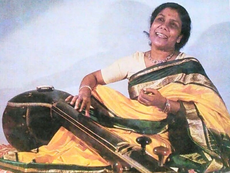 90 Years Late Hindi Cinema Legendary Singer Sandhya Mukherjee Sang Over ...