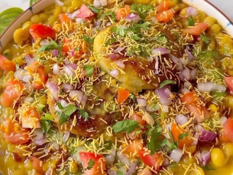 ragda puri chaat recipe how to make mumbai style ragda puri at home in ...