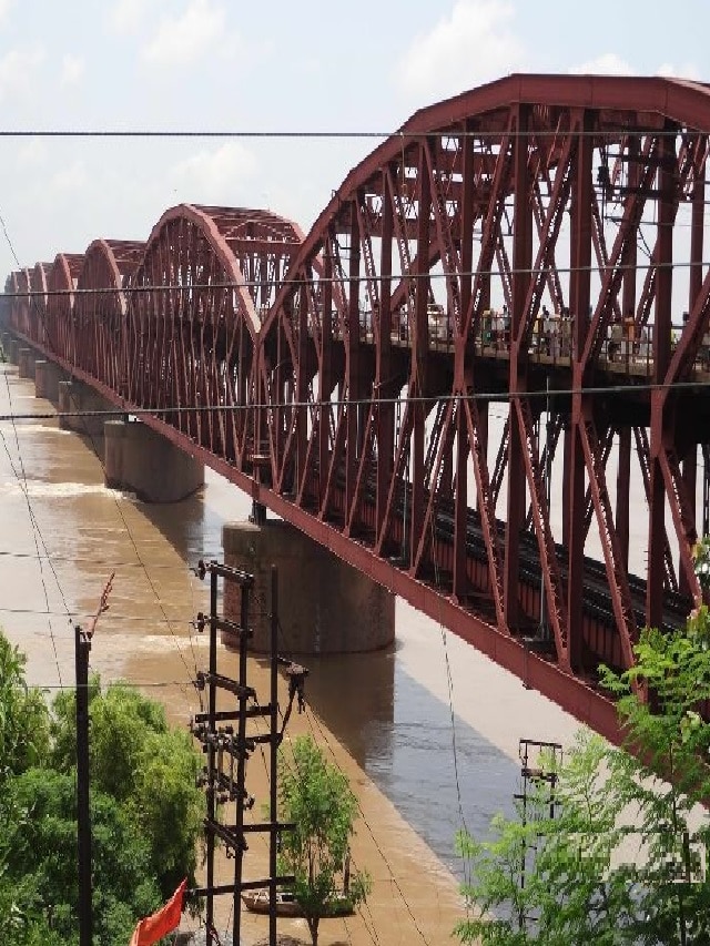 do you know unique Brigde in varanasi 137 year old double decker bridge ...