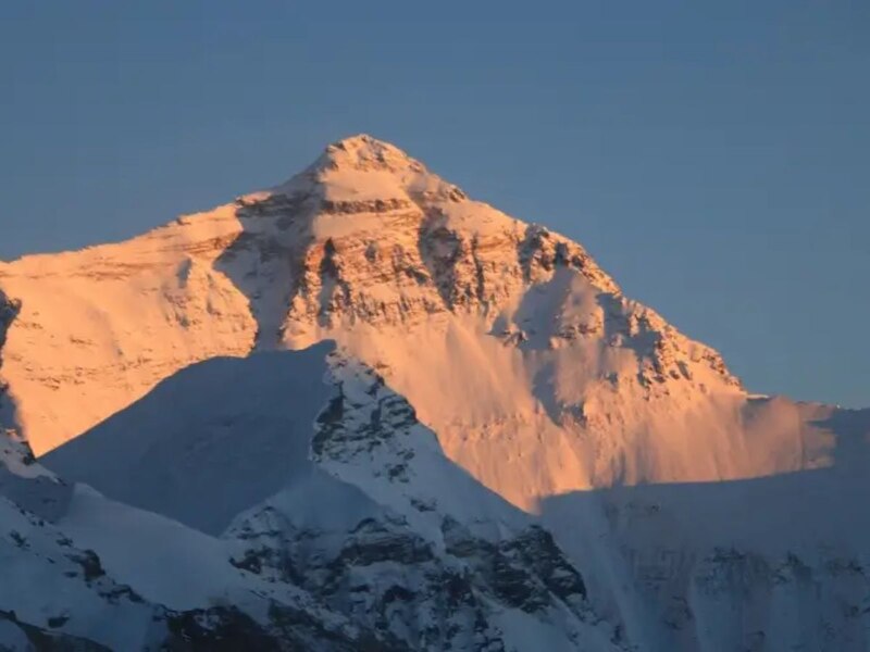 NASA scientist shared a picture of Mount Everest from space India also ...