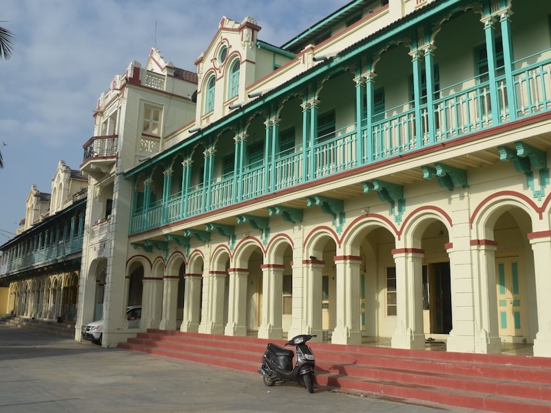 India richest NRI village Dharmaj in Anand gujarat BMW Mercedes over Rs ...