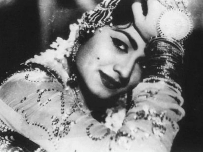 79 Years Late Hindi Cinema Veteran Actress Meenu Mumtaz Romance With ...