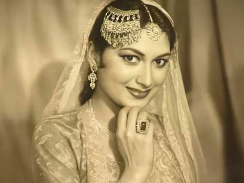 79 Years Late Hindi Cinema Veteran Actress Meenu Mumtaz Romance With ...