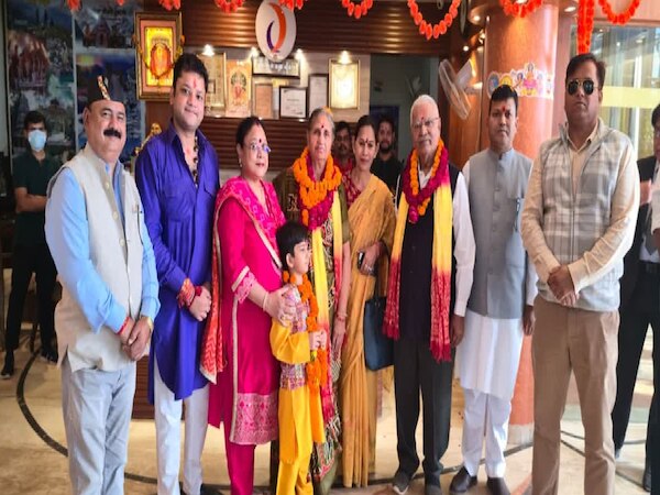 pm narendra modi sister basanti ben arrives in rishikesh with her ...