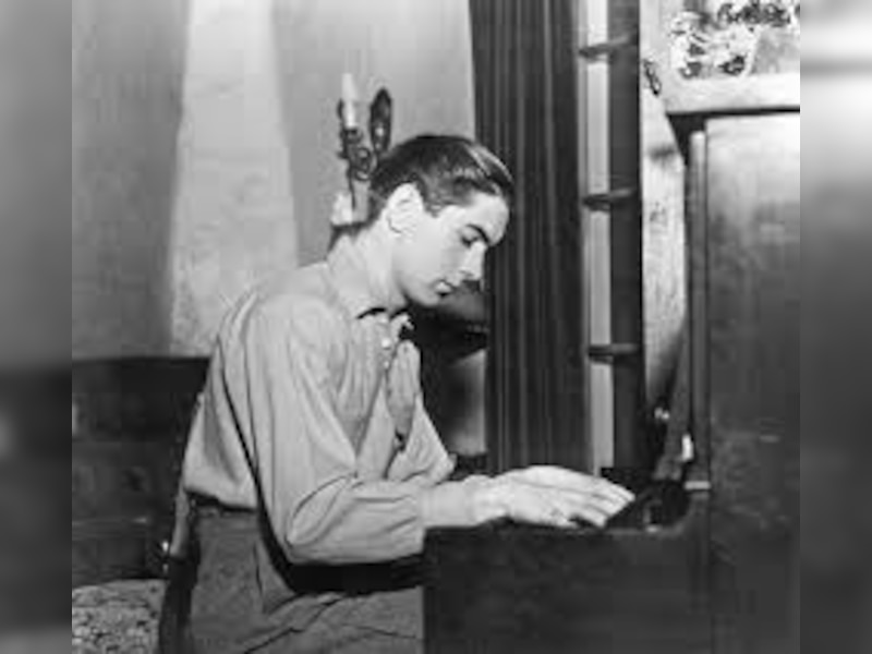 44 Years Old Late Dark Handsome Actor Tyrone Power Who Died on camera ...