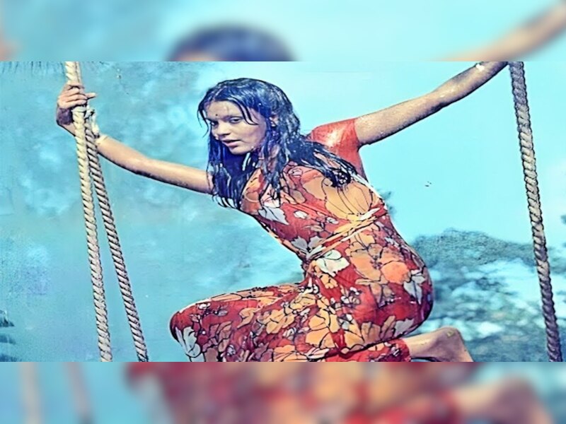 51 Years Old Bollywood Superhit Song Haye Haye Yeh Majboori Zeenat ...