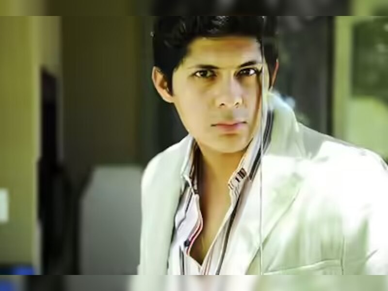 45 Years Old Shahid Kapoor Co-Star Vishal Malhotra Once Sold Toilet Paper Became First Indian ...