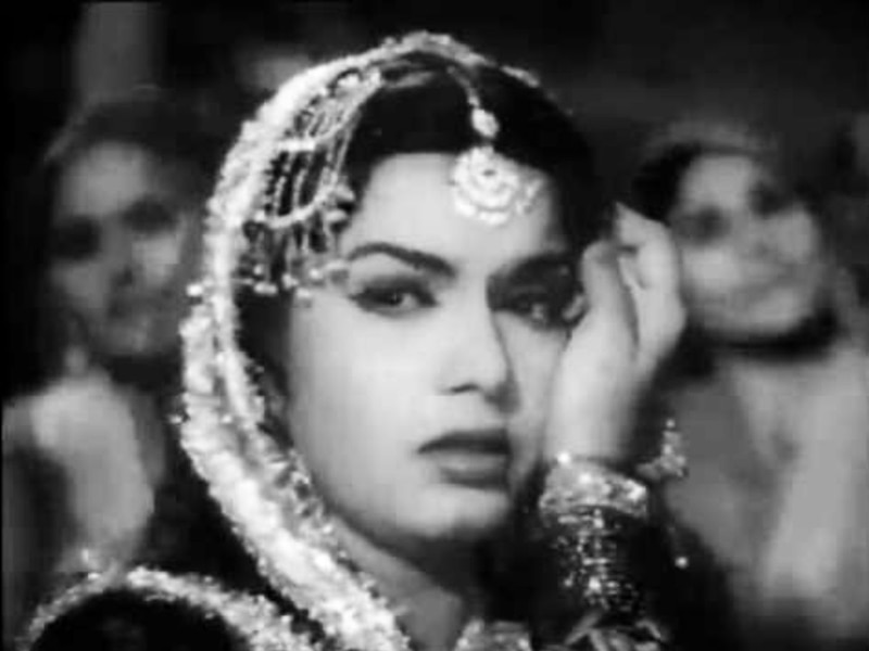 65 Years Old Bollywood Superhit Song Na To Karvan Ki Talash Hai Sung By ...