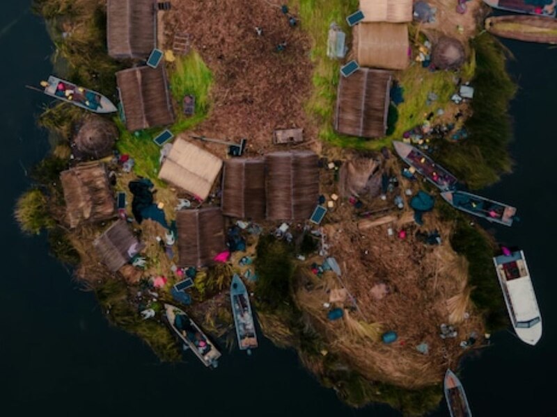 five Extraordinary Floating Villages Around the World | दुनिया के 5 ...
