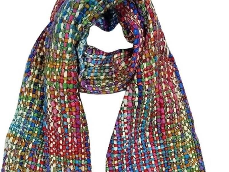 new trendy mufflers designs are best for Gen Z girls in winters ...