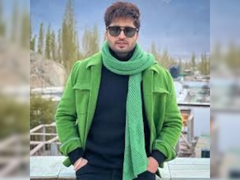 37 Years Old Punjabi Singer And Flop Actor Jassi Gill Washed Car For 3 ...
