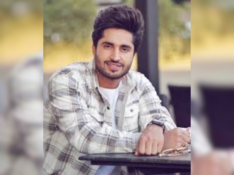 37 Years Old Punjabi Singer And Flop Actor Jassi Gill Washed Car For 3 ...
