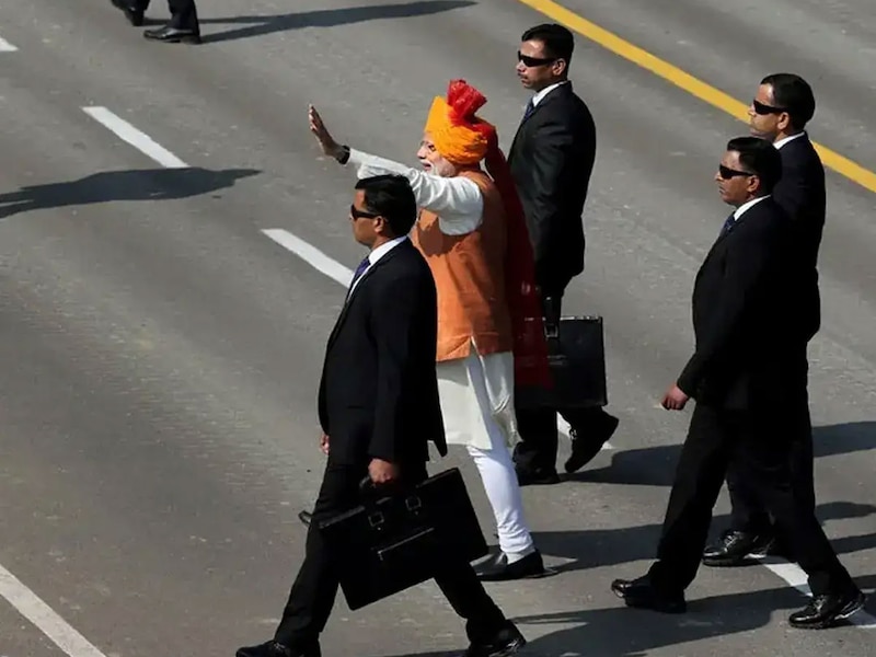 do you know spg commandos deployed for pm modi security always carry ...