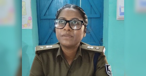 Newly in charge SP of Bagaha district Nirmala Kumari assumed charge ...