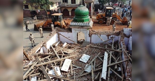 UP Govt Demolishes Decades Old Mazar in Balrampur bjp govt Labels it ...