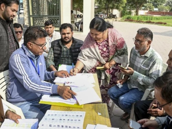 Do you know blo not alone working on SIR senior officers sdo sdm and dm ...