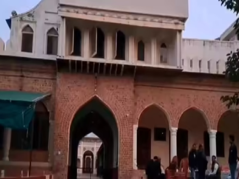 bollywood actor chandrachur singh haveli aligarh property dispute know about his। चंद्रचूड़ सिंह ...