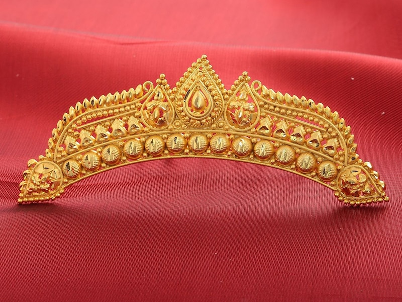 latest gold plated bride mukut designs trending bengali mukut ideas ...