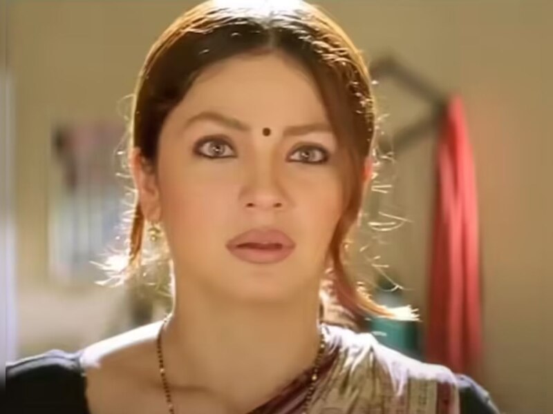 27 YEARS AGO FILM ZAKHAM SHOWS DIRECTOR MAHESH BHATT MOTHER STORY AJAY ...