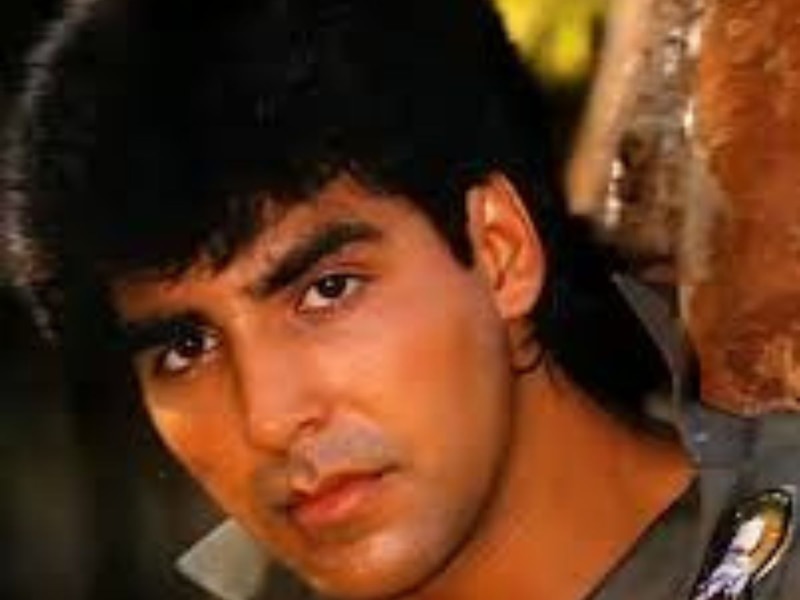 Akshay Kumar networth 2700 Crore First Film Saugandh 90s Superstar till ...