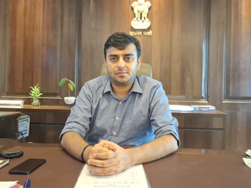 success story of collector of chhatarpur ias parth jaiswal cracked upsc ...