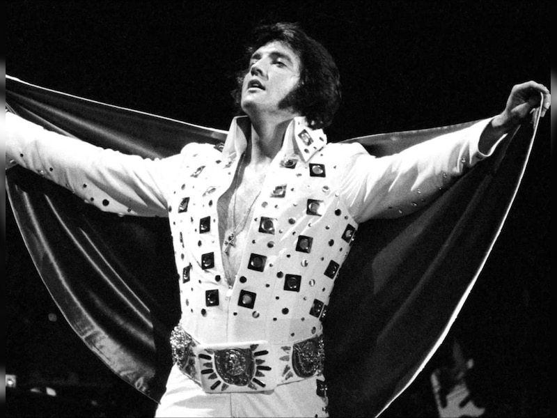 42 YEAR OLD SINGER ELVIS PRESLEY PRISCILLA CONTROVERSIAL LOVE STORY ...