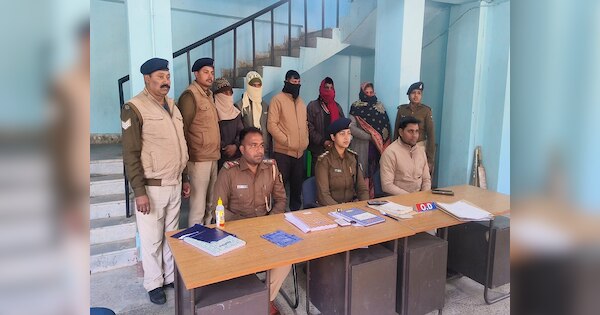 Police team attacked while trying to quell dispute in Bagaha | बगहा में ...