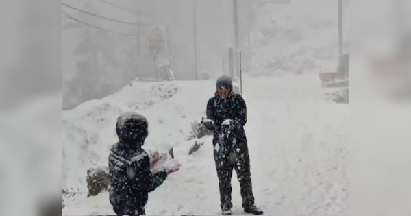 season first snowfall in chakrata covered with Fresh snowfall tourists ...