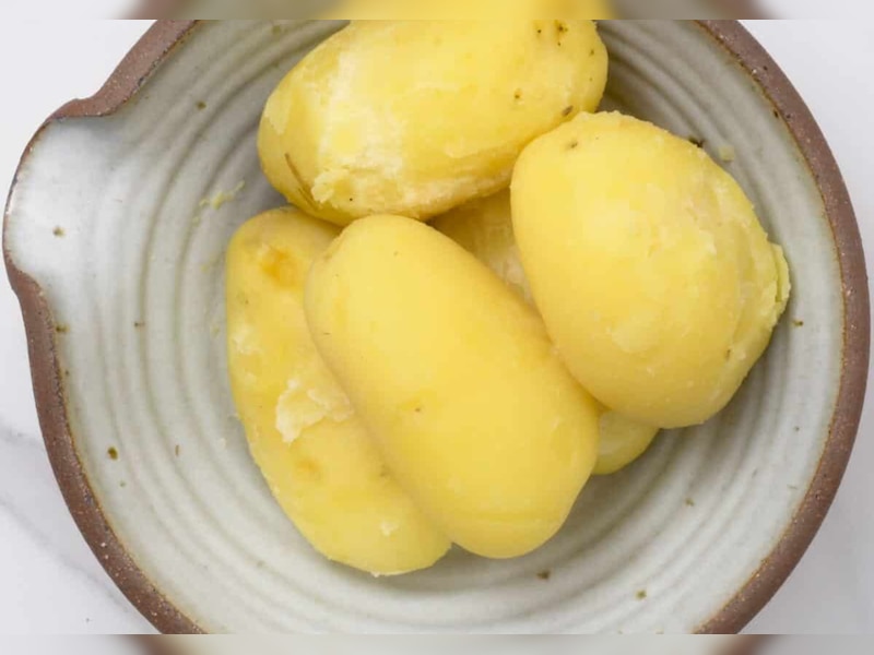 aloo uttapam recipe how to make healthy potato uttapam | सुबह के नाश्ते ...