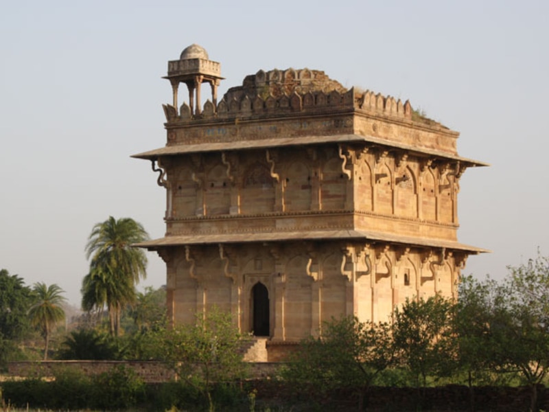 पत्थरों में कैद मोहब्बत की अधूरी दास्तान, चंदेरी का 'शहजादी का रोजा ...