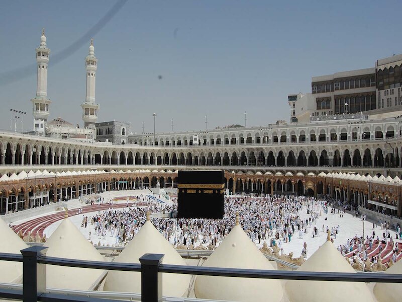 How floor of Mecca Mosque remain cool even in 45 degree heat Is it ...
