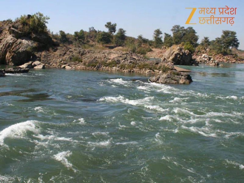 narmada river passes through 15 districts of mp satdhara ghat is ...