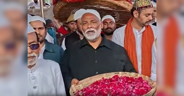 Purnia MP Pappu Yadav Offers Chadar at Ajmer Dargah Prays for Wisdom ...