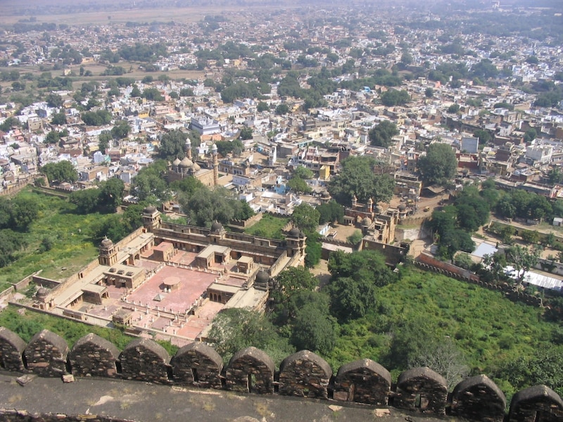 property rates hike in 1600 area of gwalior collector new guideline ...